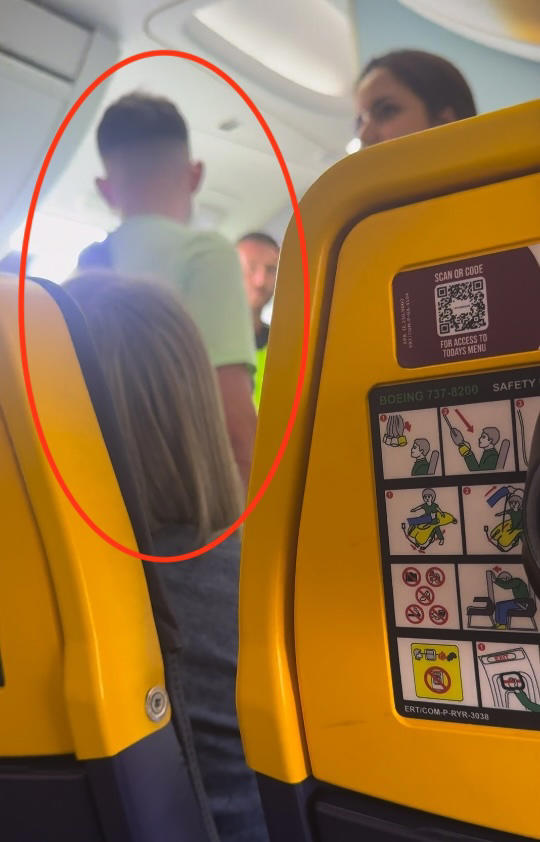 Passenger kicked off flight after causing 2-hour delay over major plane ...