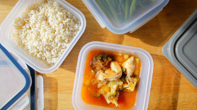 The Easy Cleaning Hack That Brings Stained Plastic Containers Back To Life