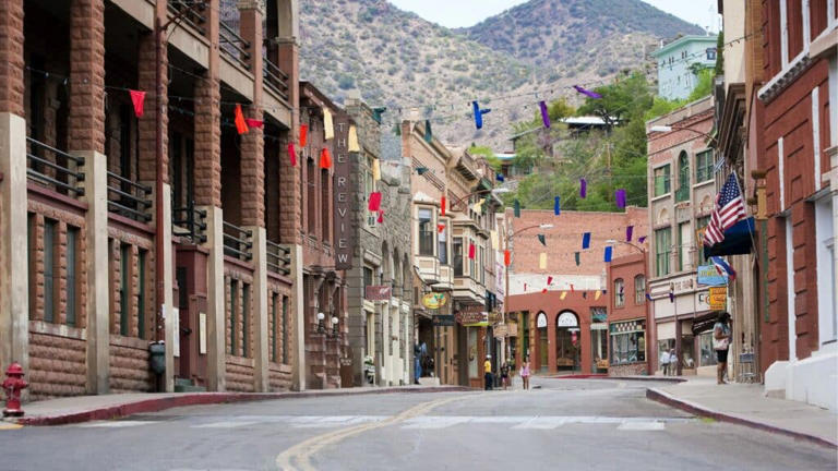 10 Small towns where life costs less (and still feels good)