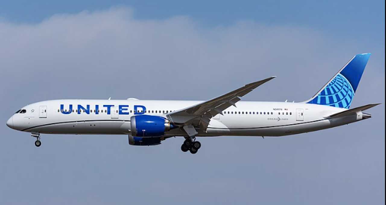 'Mayday, Mayday': United Flight Makes Emergency Landing After Mid-Air ...