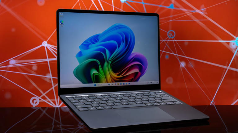 Microsoft Surface Laptop (2025, 13-Inch)