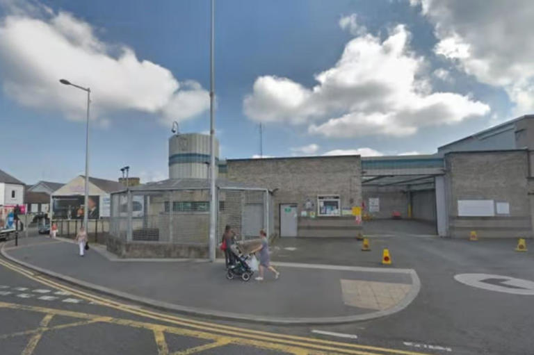 Call for PSNI 'action' as staff and customers at Lurgan fast food ...