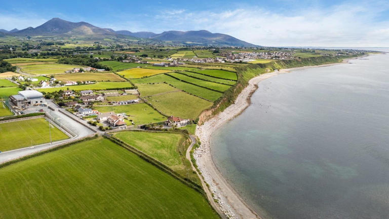 Wake Up with endless views of the Sea - Exceptional Coastal home for ...