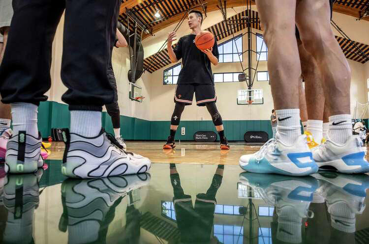 Jeremy Lin embraces shift from NBA pioneer to Asian American mentor