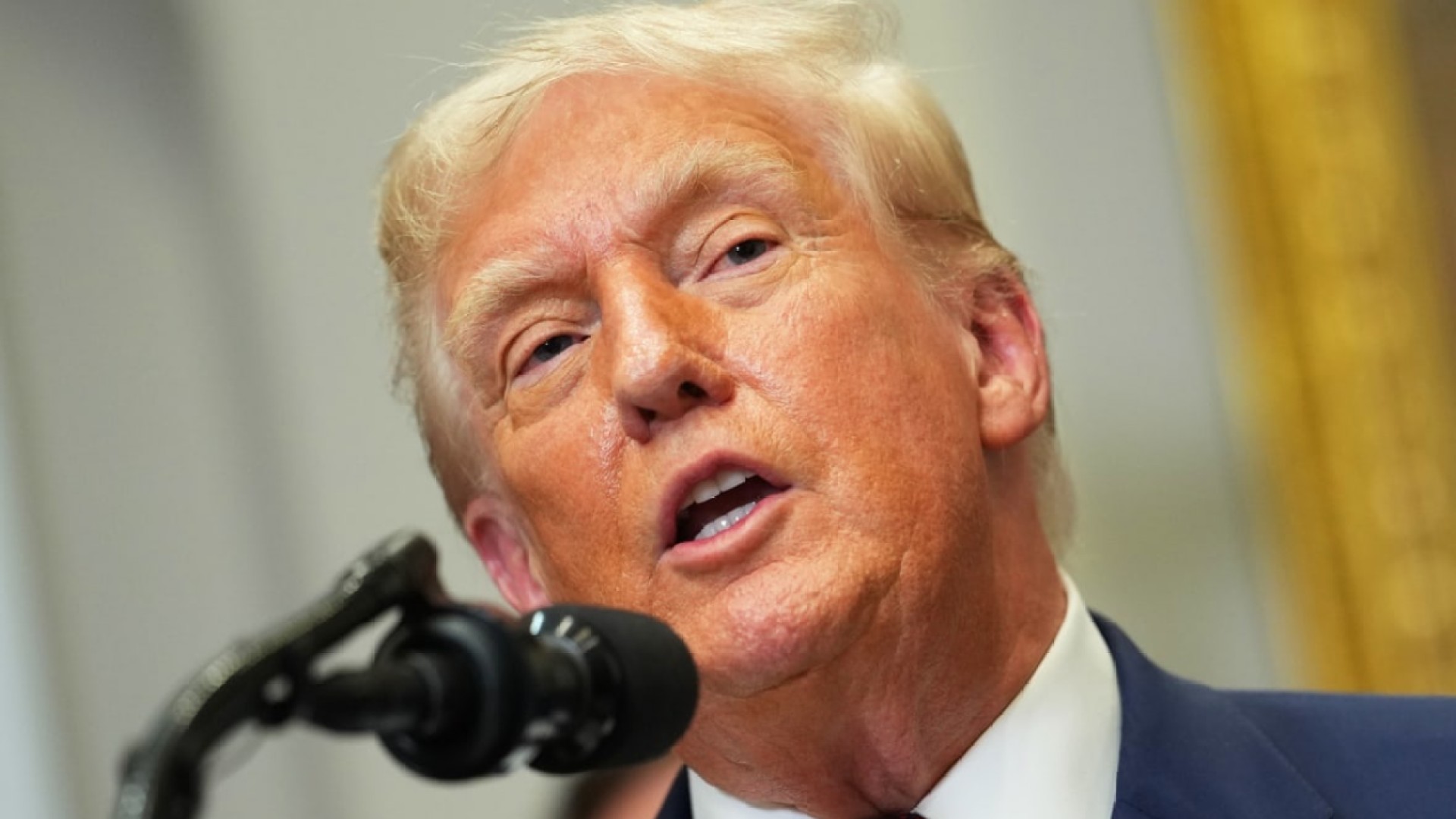 Democrats rally around Texas lawmakers leaving state to block GOP ...