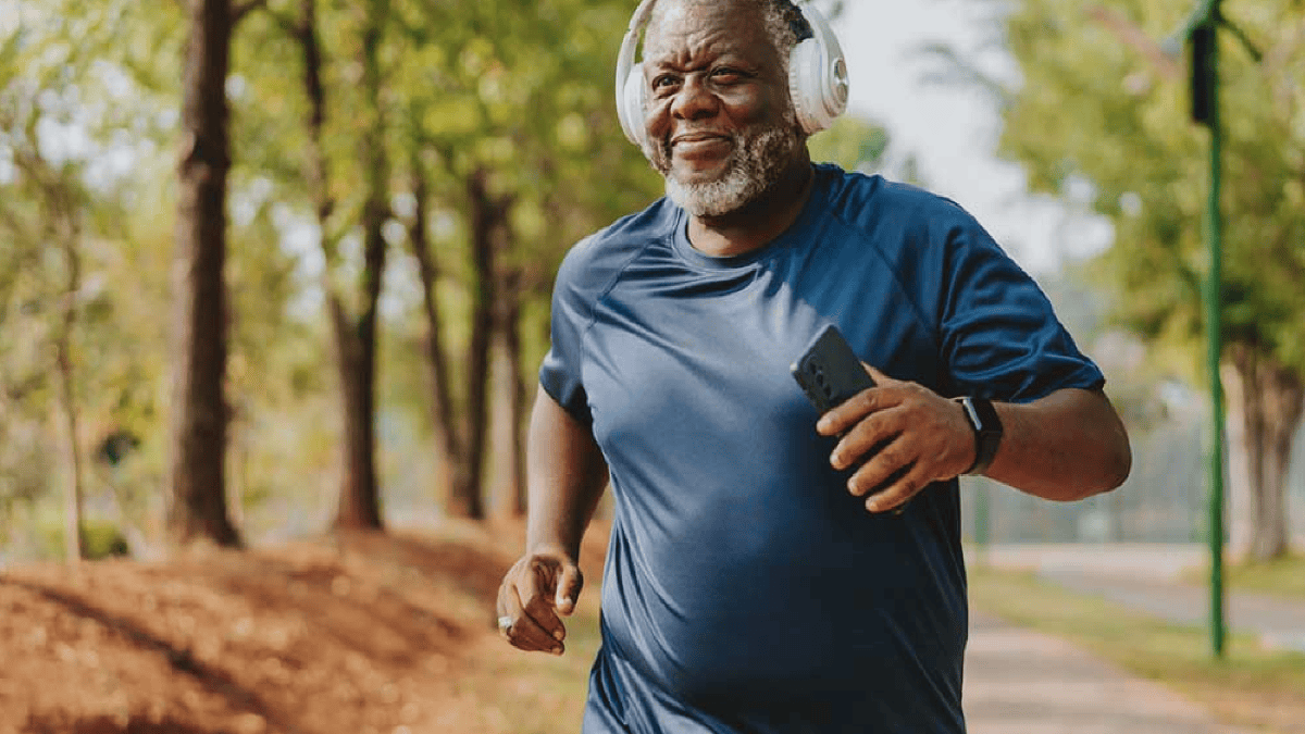 Unspoken Loneliness: 13 Subtle Signs of a Person with a Small Social Circle