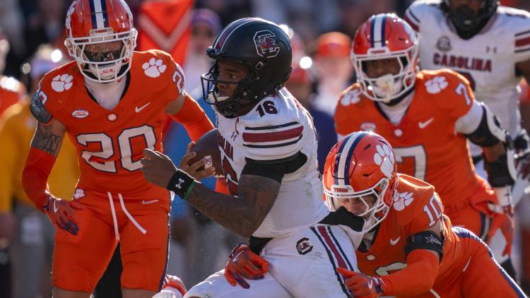 USC, Clemson both ranked in top 15 of preseason coaches poll