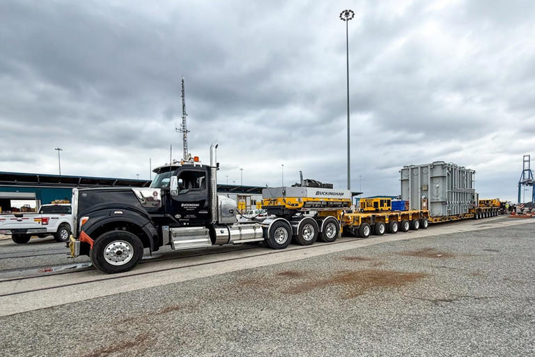 'Superload' draws spectators as it travels through Hanover area and ...