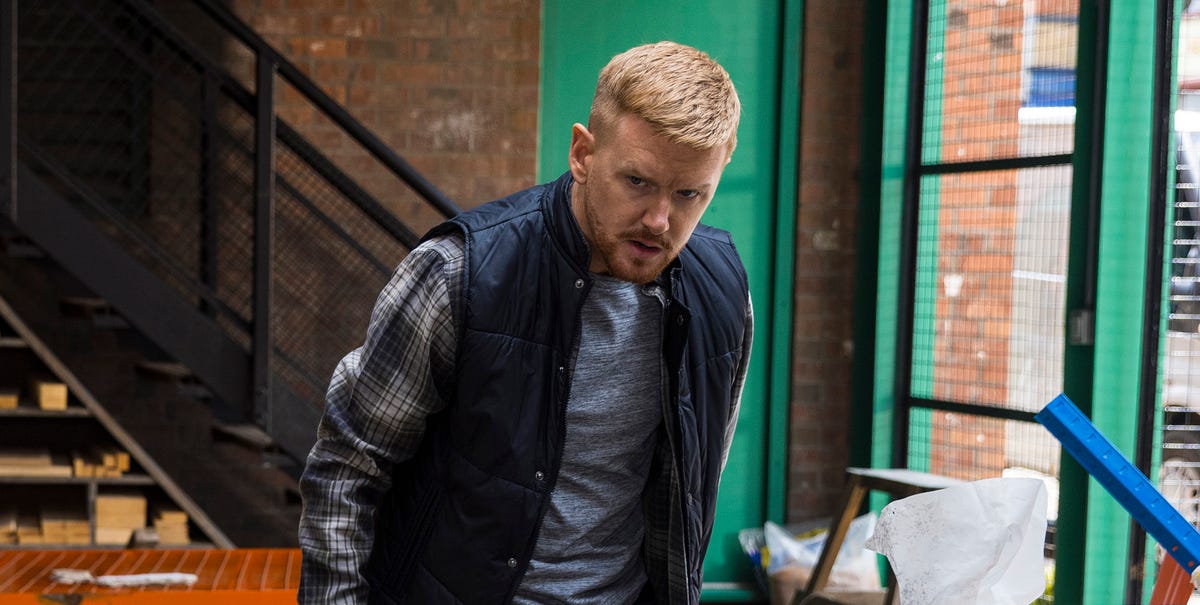 Coronation Street's Gary in hammer horror as he targets Noah