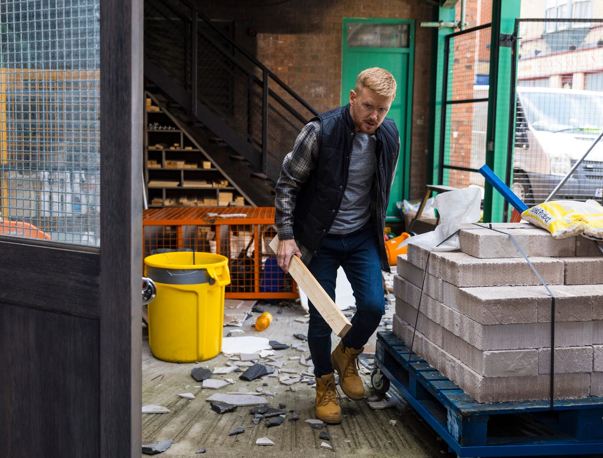 Coronation Street explains Gary Windass's big change as dark story looms