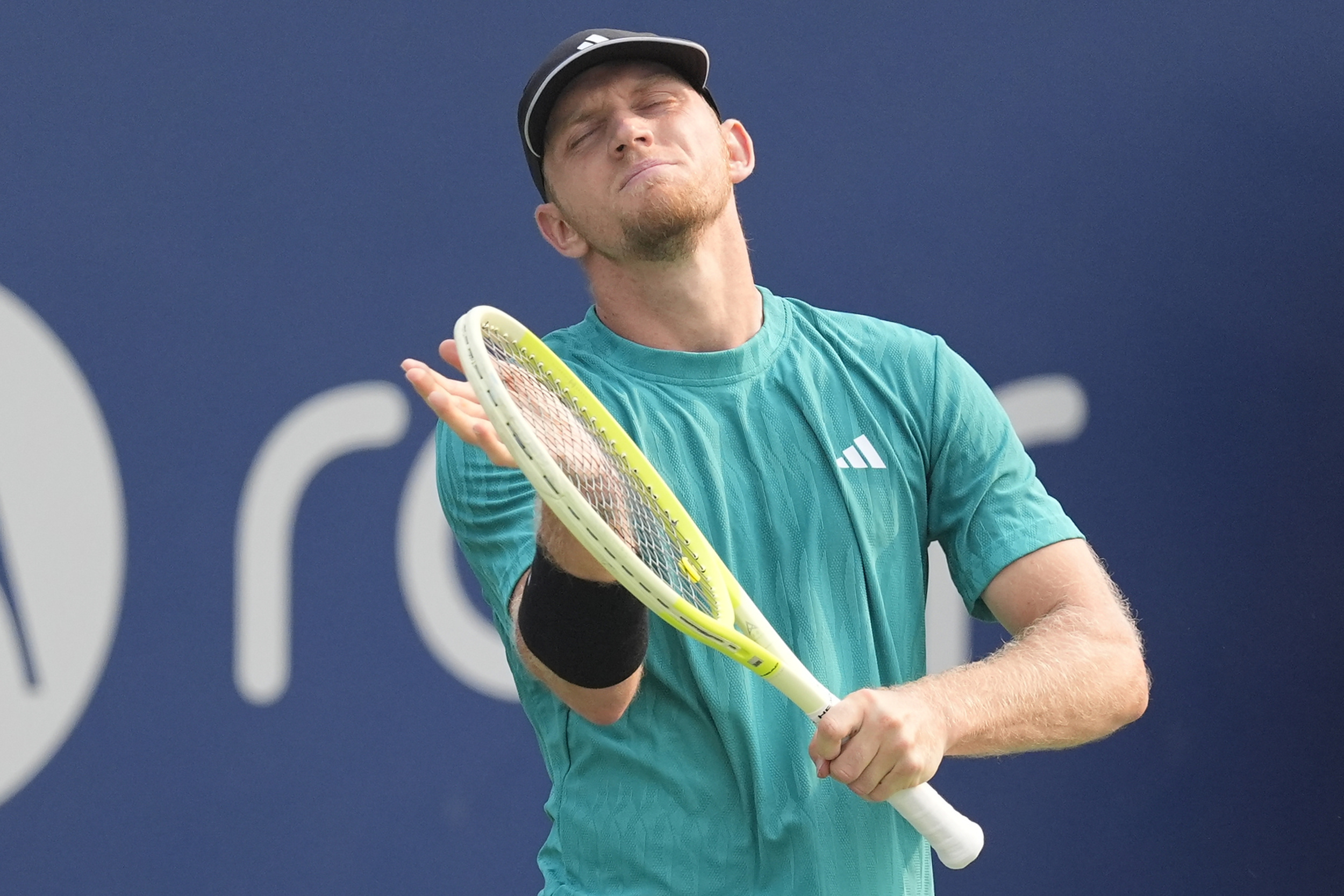 Davidovich Fokina's body gives out, forcing retirement in epic battle ...