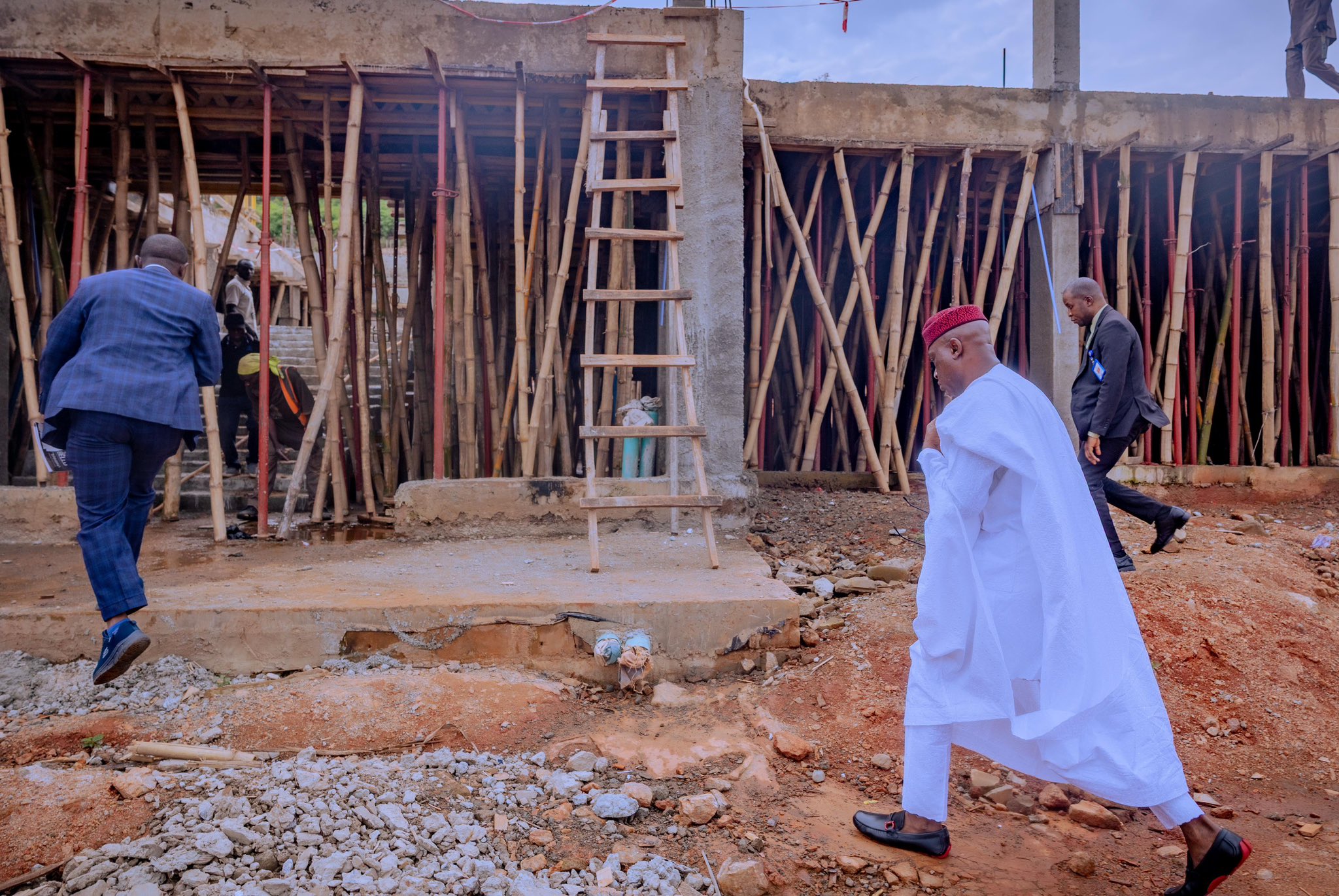 PICTORIAL: Oyebanji inspects EKSUTH 80-bed hospital ward construction