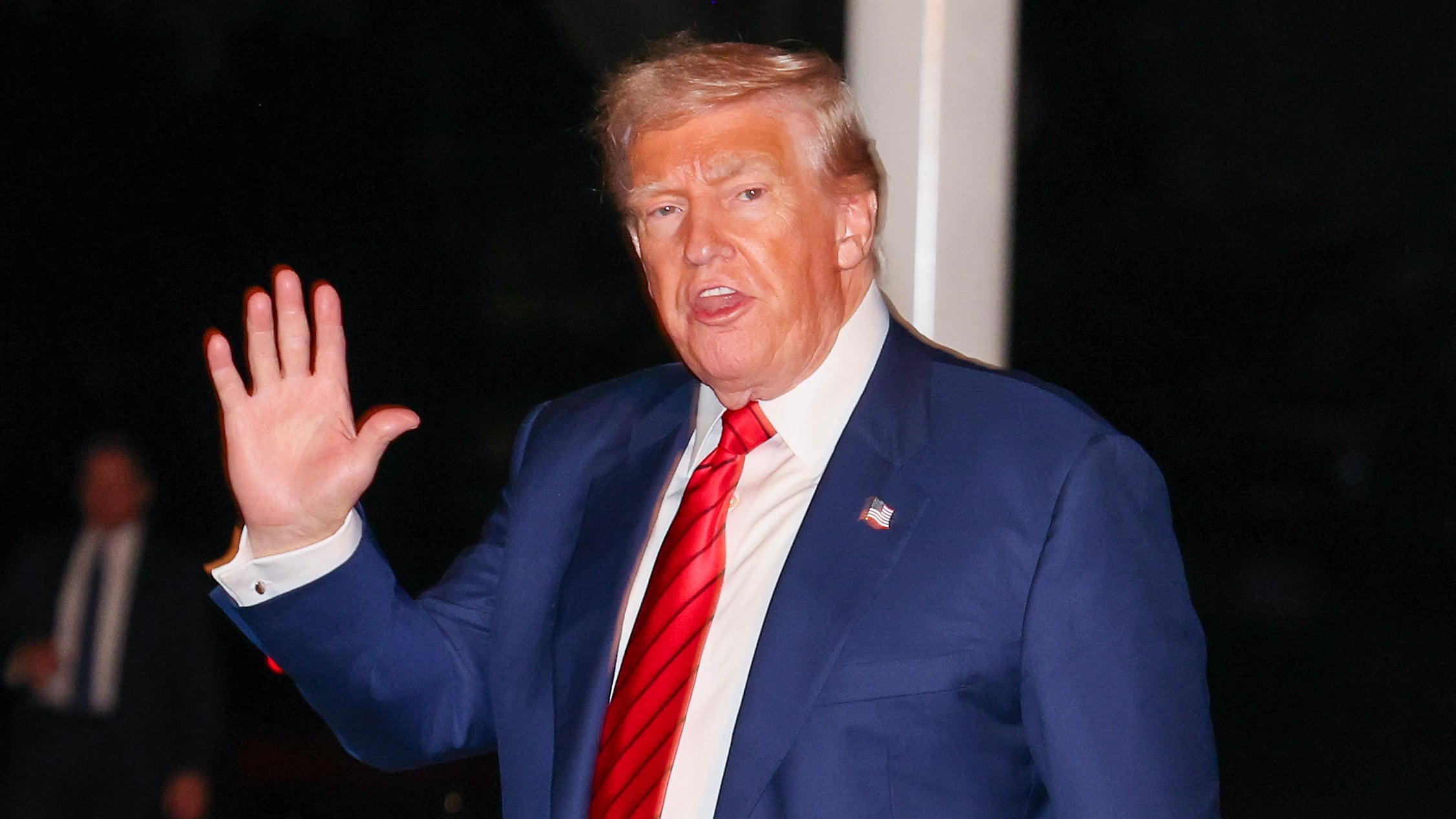 Trump Rage Posts in Real Time About Elizabeth Warren as She Attacks Him ...