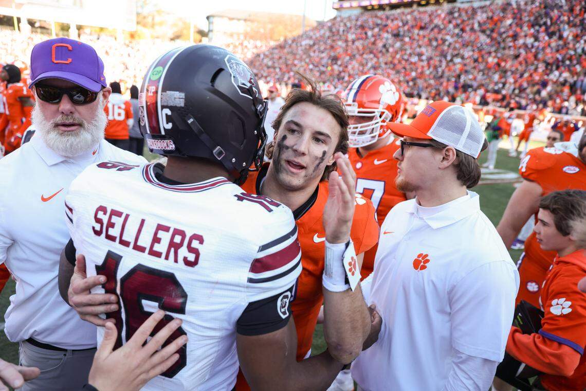Where Clemson and South Carolina rank in first Top 25 of football season