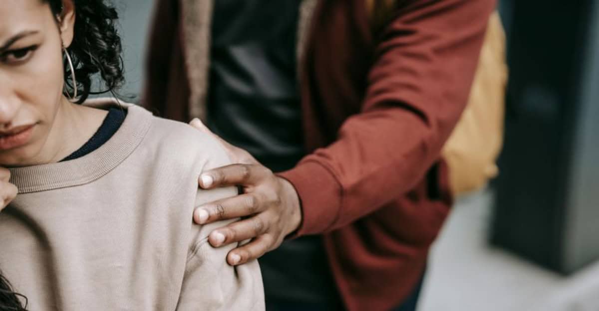 10 Habits That Slowly Destroy Trust In Relationships, Even When You’re ...