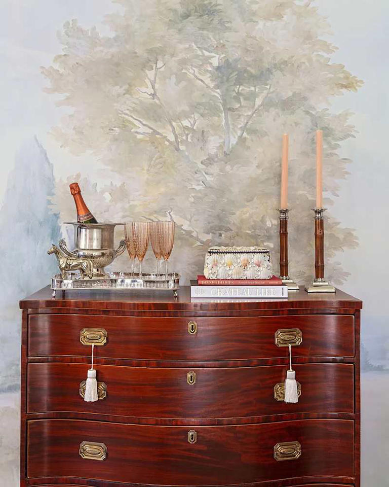 Designers Say This Bedroom Staple Can Work Wonders in a Dining Room