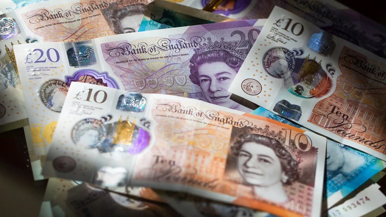 UK Households Urged to Stockpile Physical Cash Amid Economic Uncertainty
