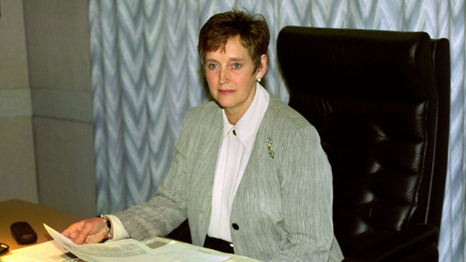 MI5's first female director general dies