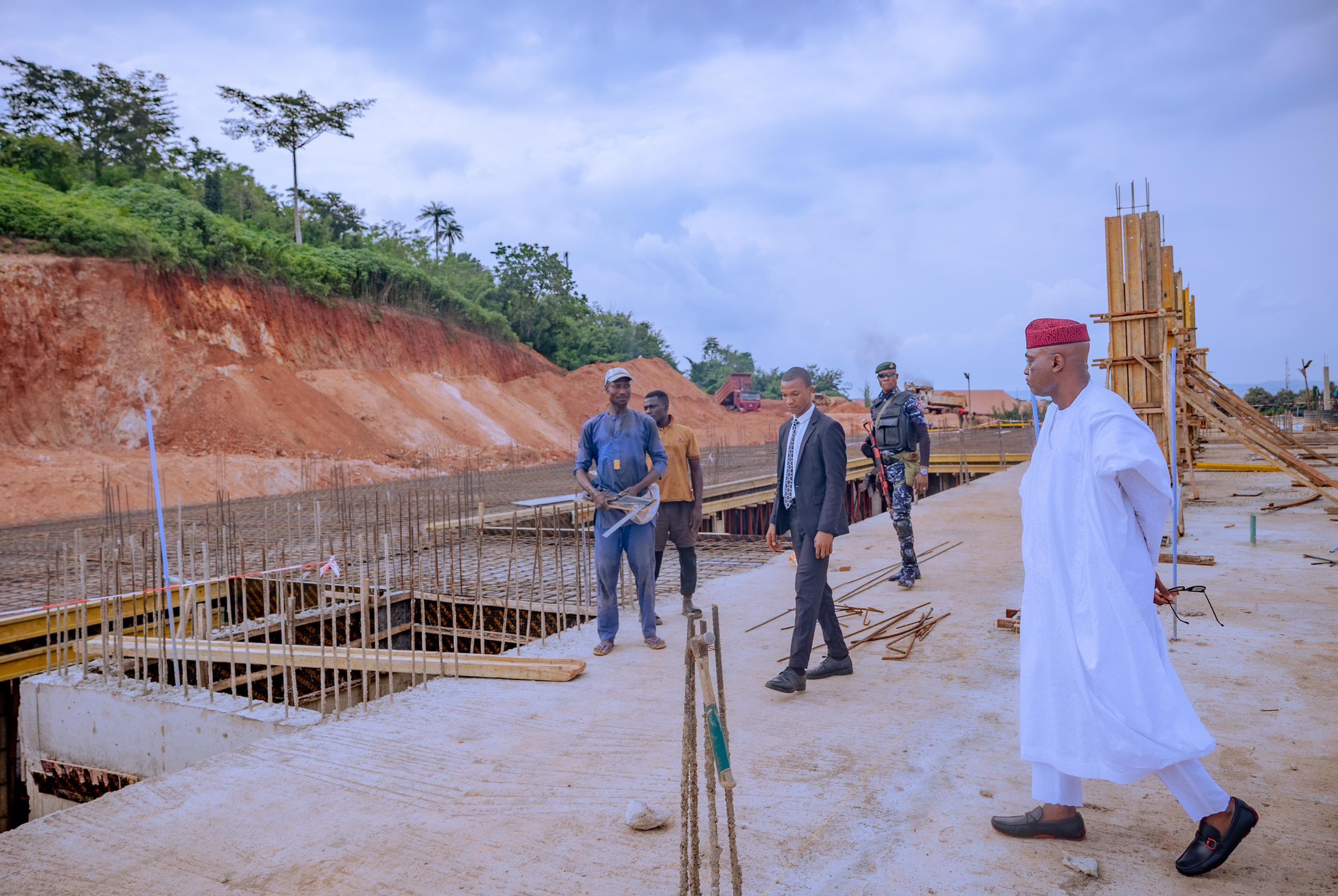 PICTORIAL: Oyebanji inspects EKSUTH 80-bed hospital ward construction