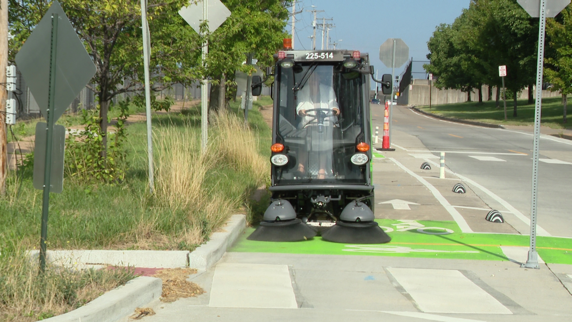 New 'Green Machine' aims to make St. Louis' bike paths safer, cleaner