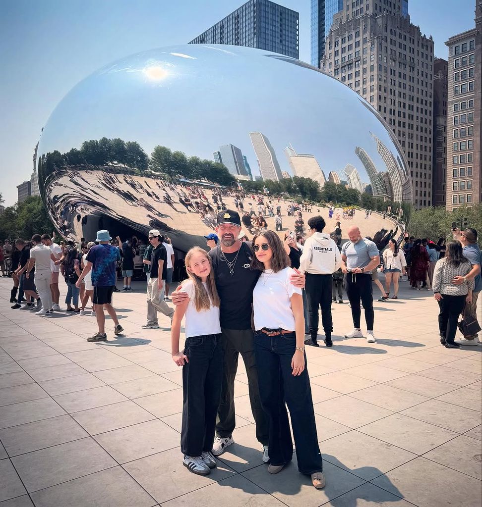 Gabriel Soto disfruta de su verano soñado en Chicago con sus hijas ...
