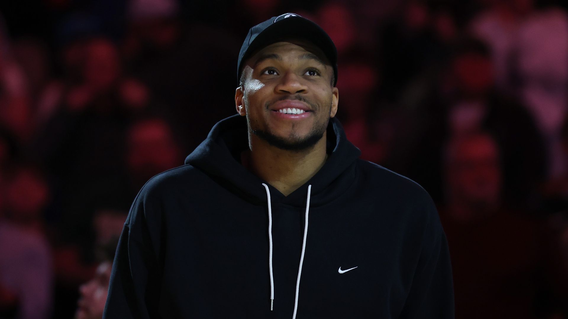 Giannis publicly states his loyalty to Bucks