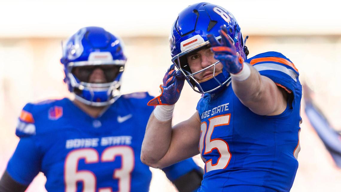 Boise State may have one of nation’s top tight ends. He’s a ‘matchup ...