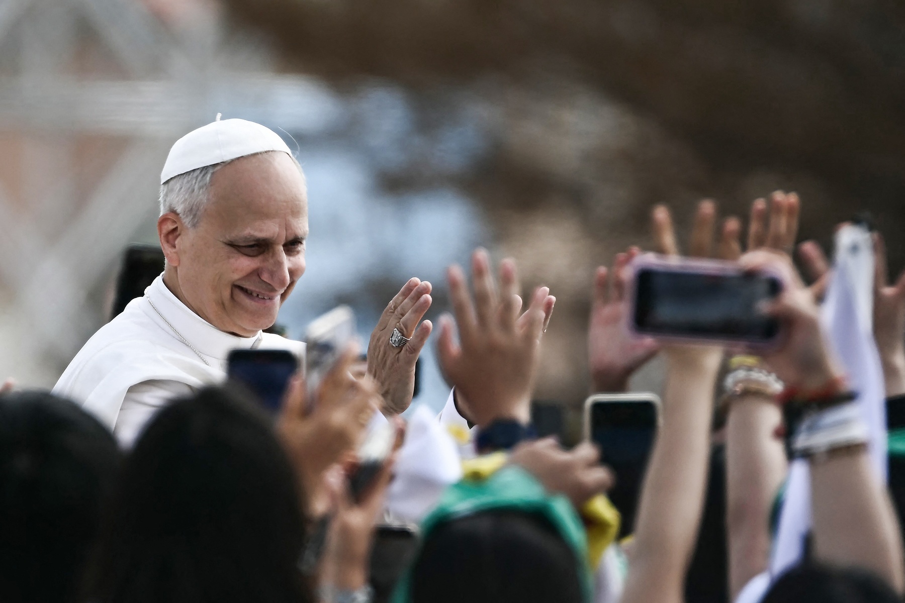 Pope Leo XIV triumphs before more than one million young people in Rome ...