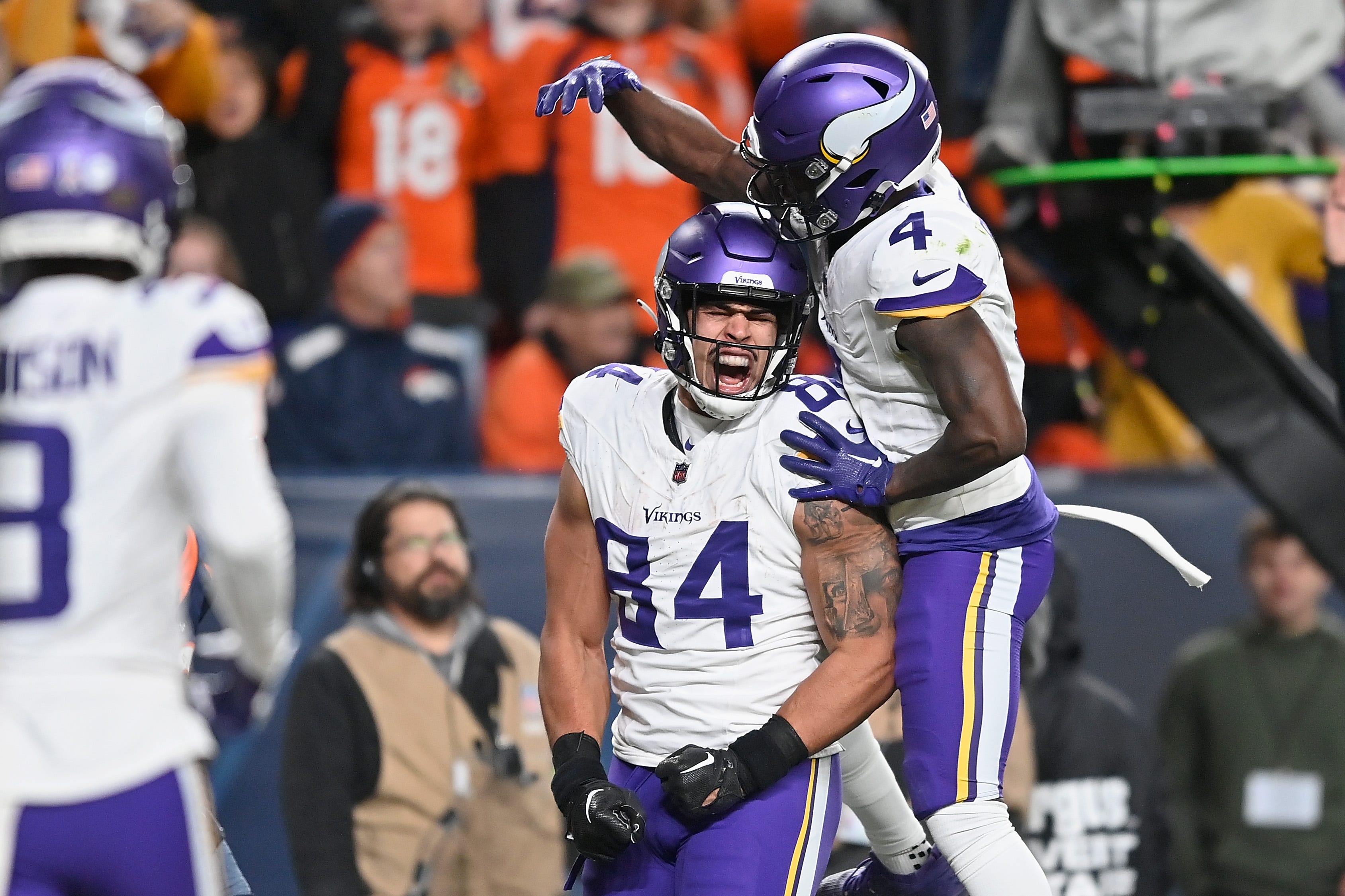 Minnesota Vikings' Josh Oliver poised for bigger role in 2025 after extension