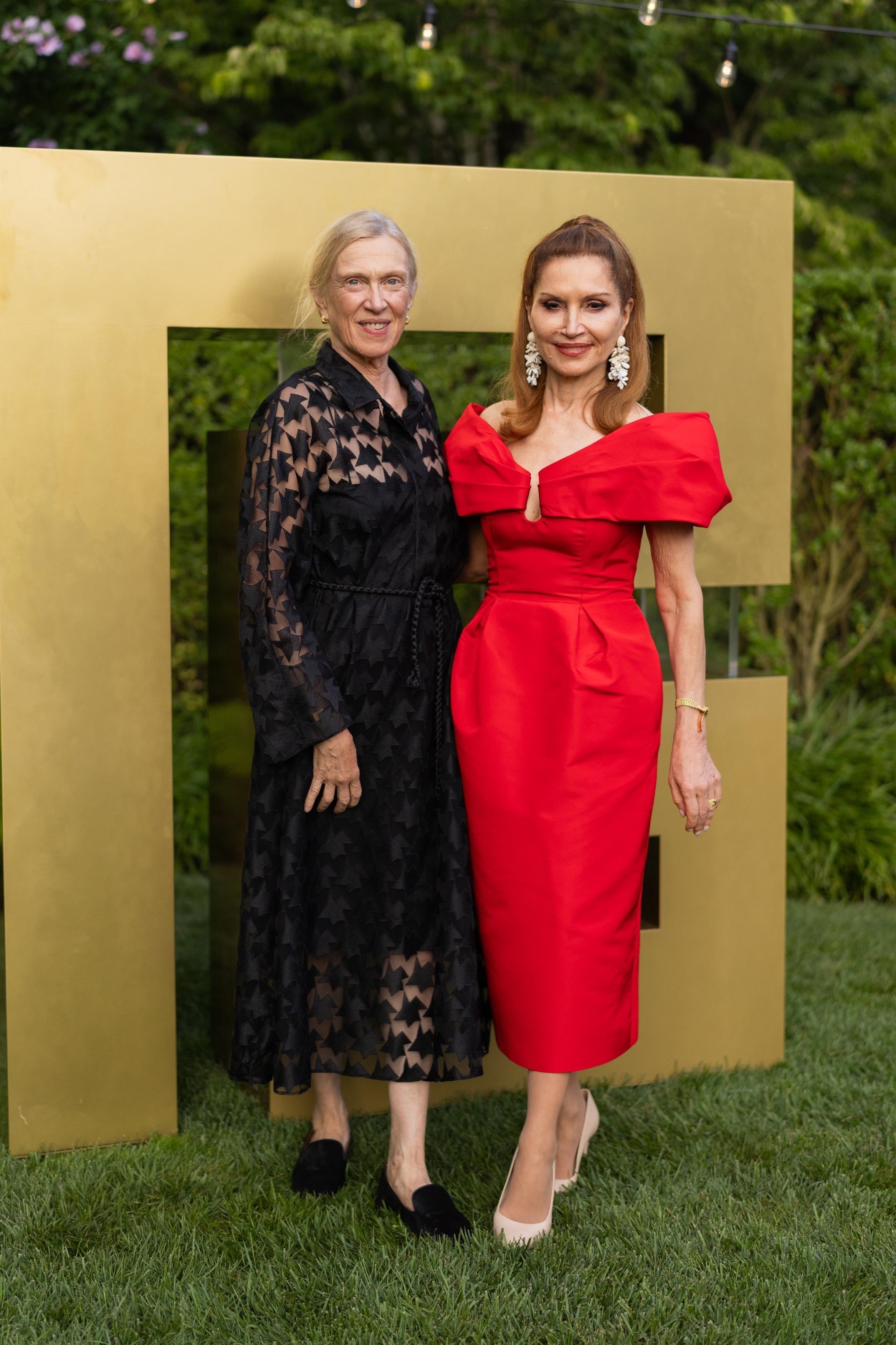 Socialites ‘fall in pool’ at VIP Balmain event in Hamptons whose guests ...