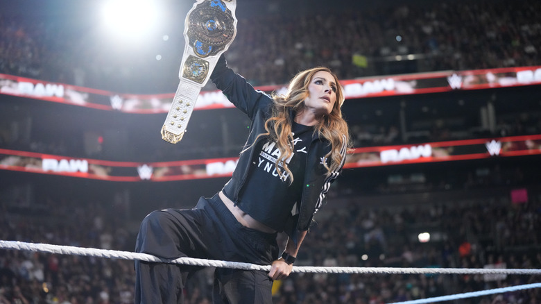 WWE Raw Results 8/4 - Becky Lynch, Charlotte Flair & Alexa Bliss All ...