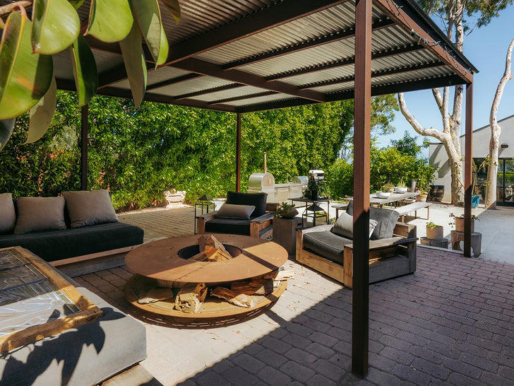 Shannen Doherty's Malibu home sells for $7.6 million