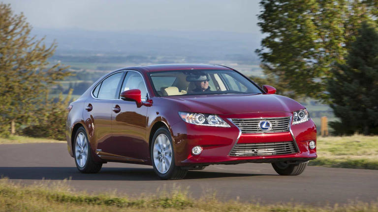 The Lexus LS600 Is Used Hybrid Sedan Under $20,000 That Makes More ...