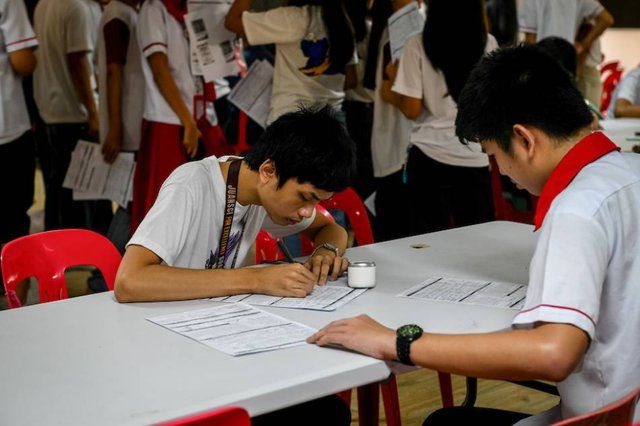 Voter registration for barangay, SK elections reaches nearly 900K ...