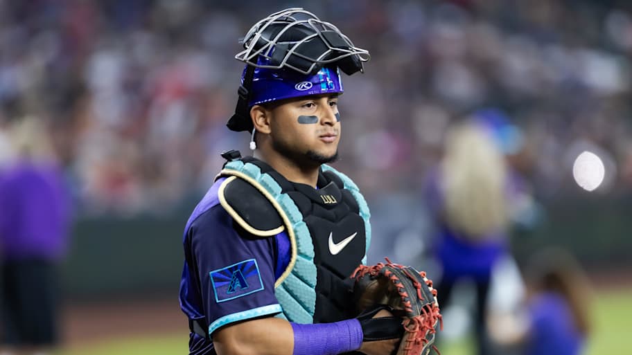 D-backs Manager Gives Encouraging Update on Gold Glove Catcher