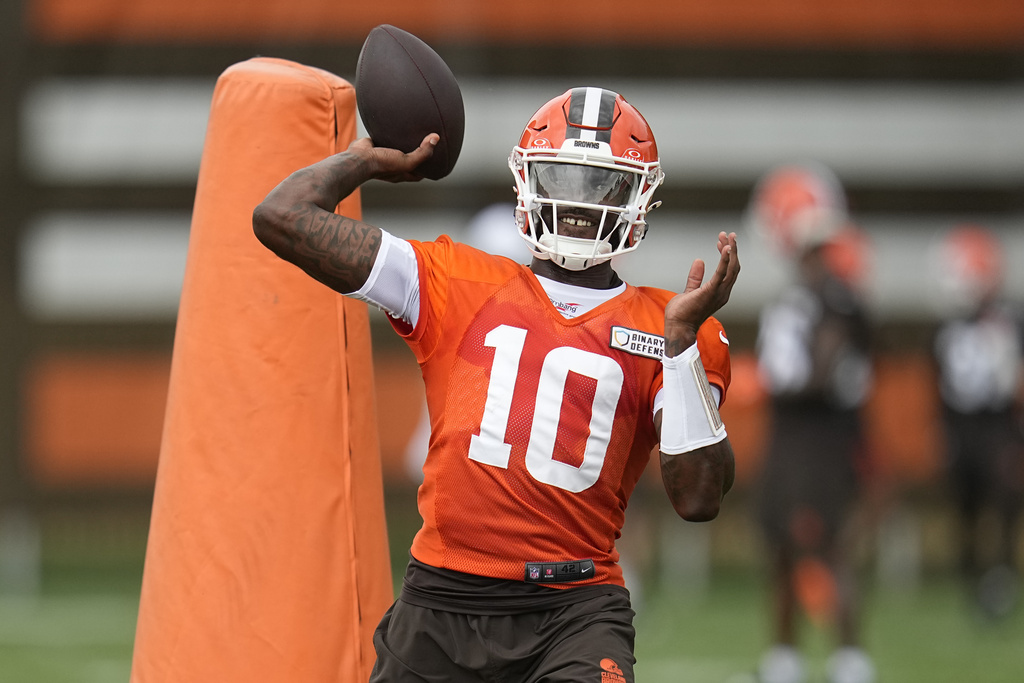 And then there were 6: Browns signing Tyler Huntley due to injuries at ...