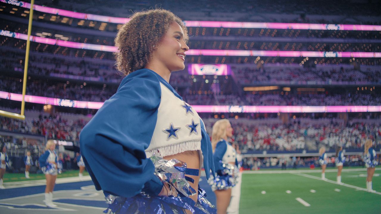 I finally caught up with Netflix’s cheerleader series — it absolutely ...