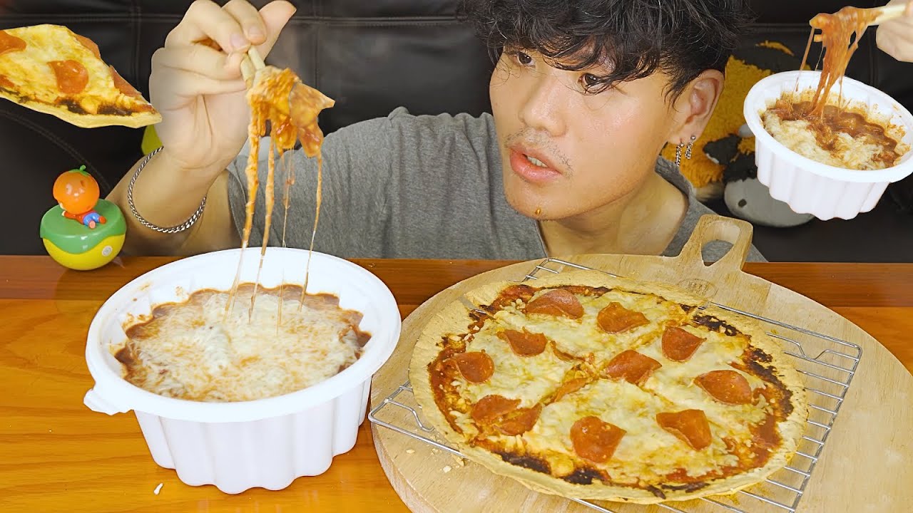 ASMR Pepperoni Pizza & Spicy Cheesy Tteokbokki | Mukbang 먹방 (No Talking ...