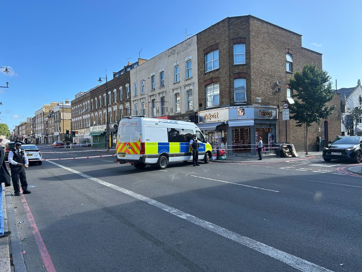 Stoke Newington murder latest: Man, 45, shot dead as police shut busy ...