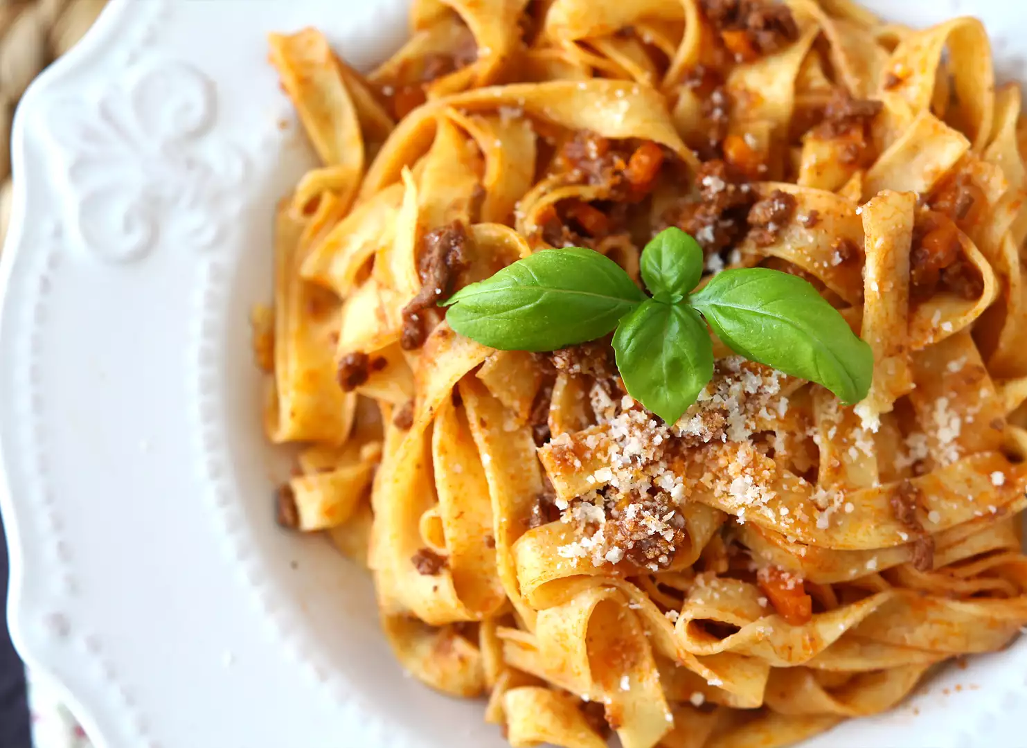 Pasta with bolognese sauce - tagliatelle al ragù alla bolognese
