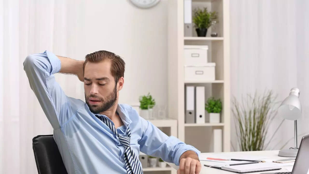 How to stop sweating: Lifestyle tips and home remedies for excessive ...