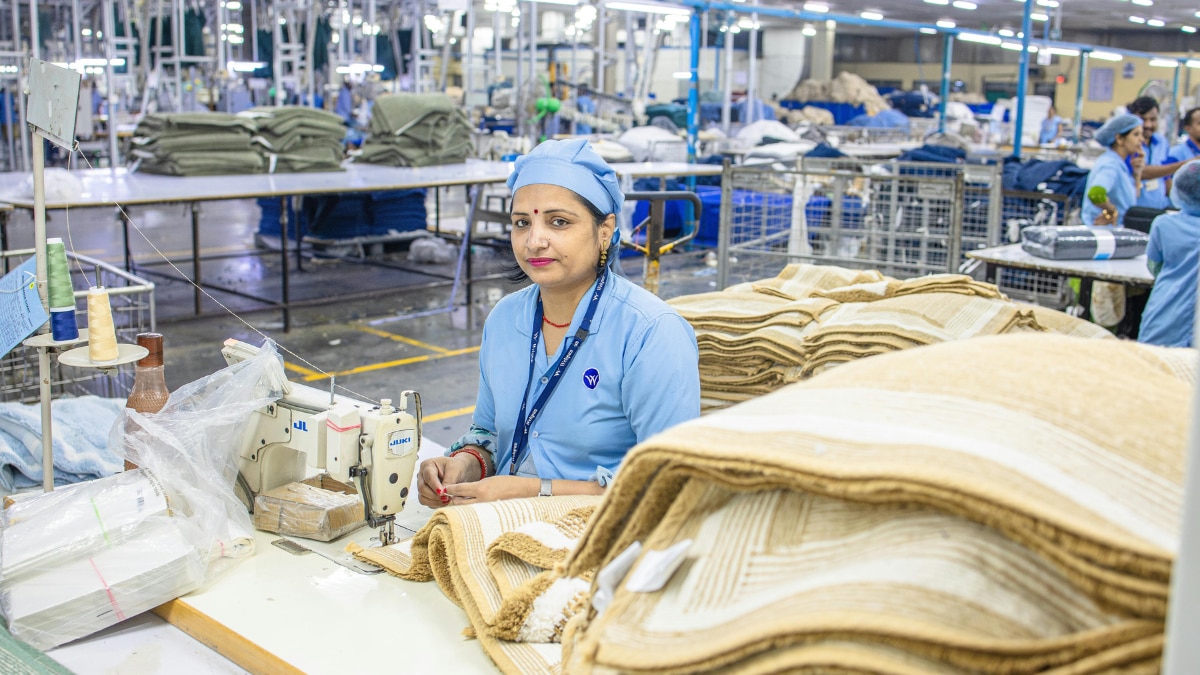 Textile Sector Banks On FTAs To Counter 25% US Tariff Impact; Details ...