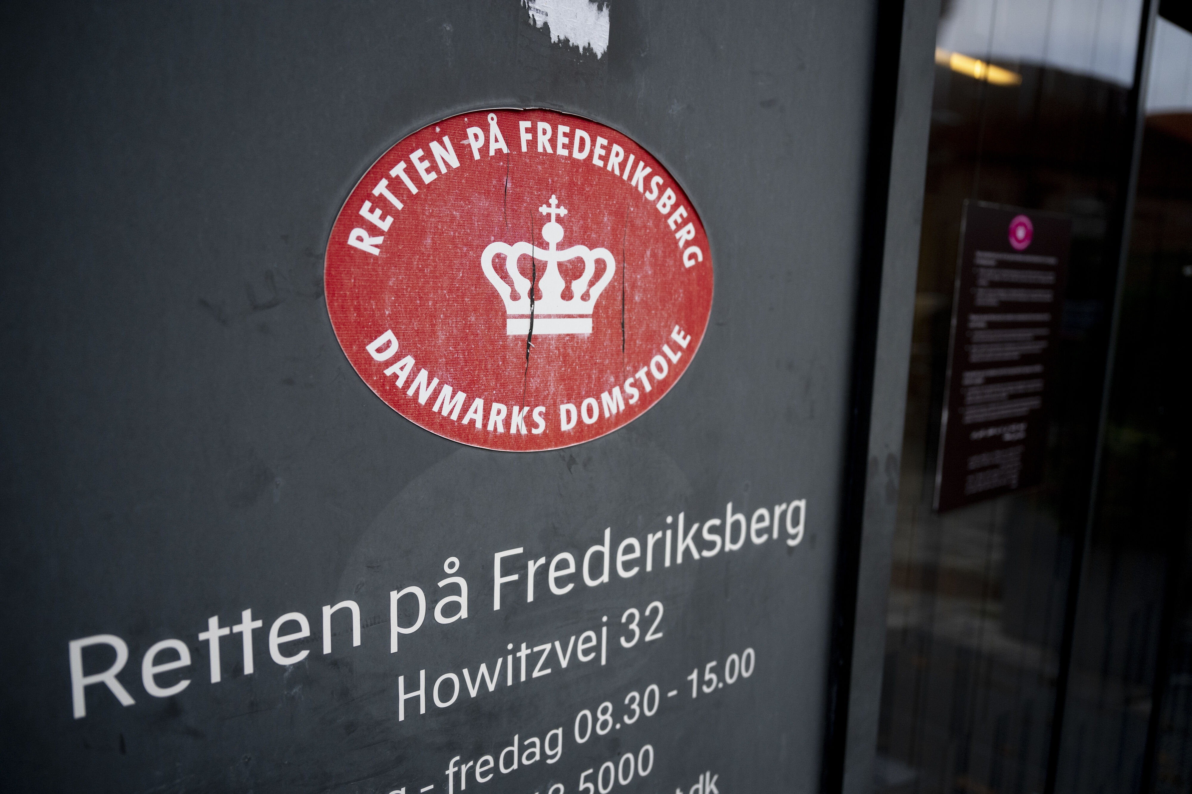 Tidligere lærer idømt fængsel for samleje med 16-årig elev