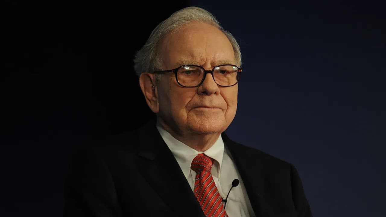 Did Warren Buffett Go Bargain Hunting? Berkshire Ups Sirius XM Stake To ...