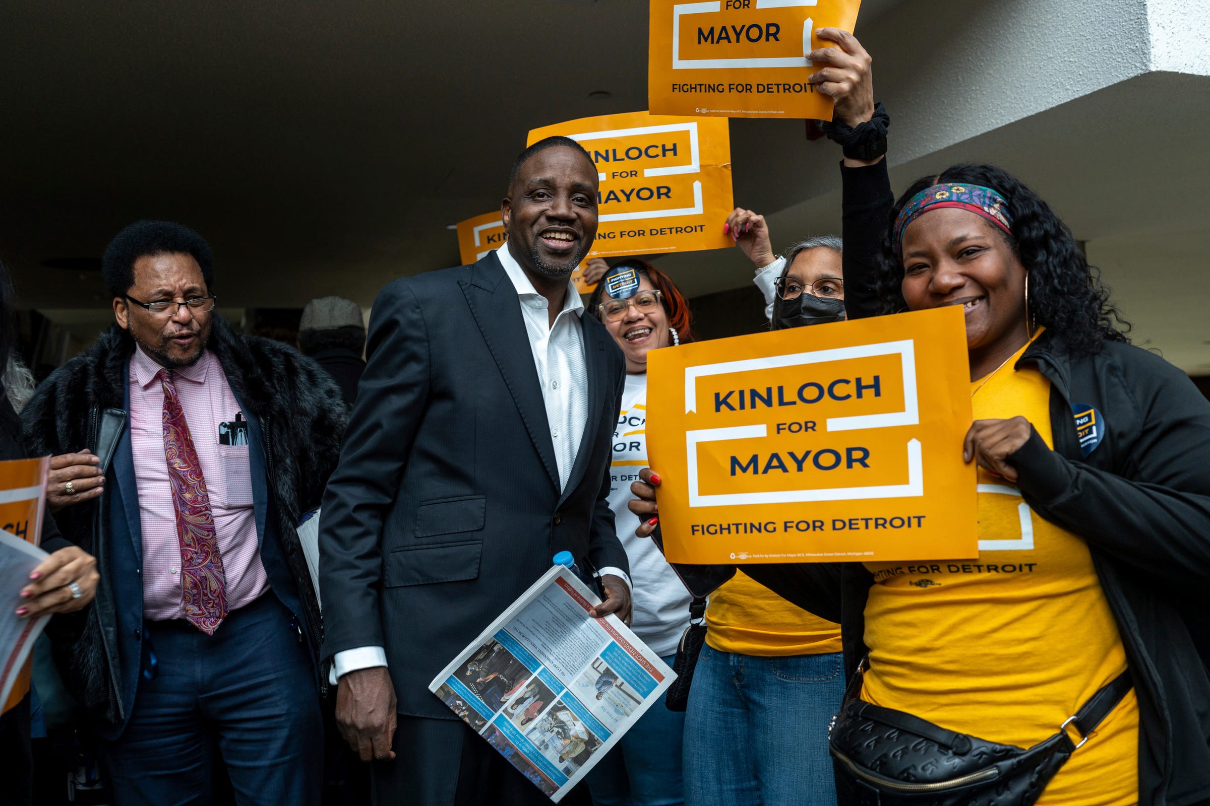 Detroit mayoral candidates sprint across city to squeeze in final ...