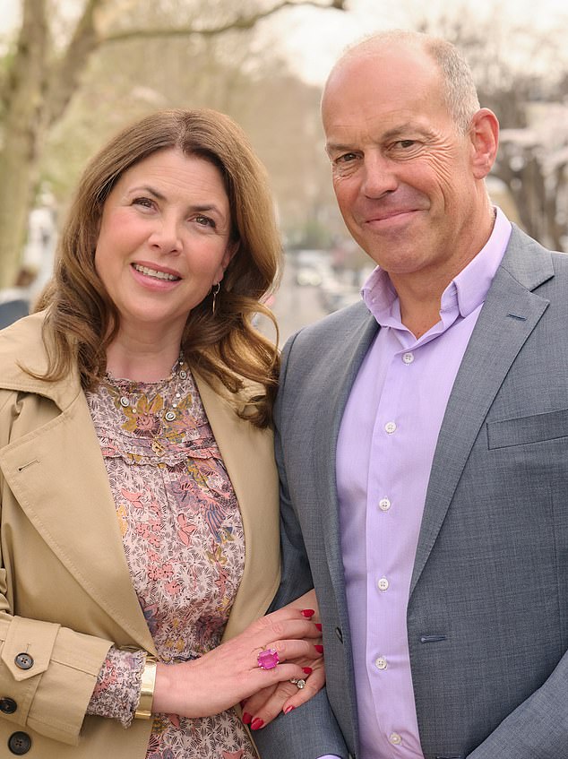Kirstie Allsopp's 11-bedroom £3.5m former childhood manor house is at ...