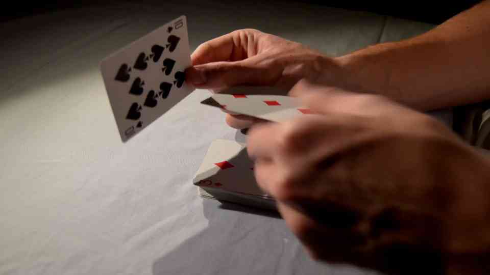 How to Do Three Easy Magic Tricks
