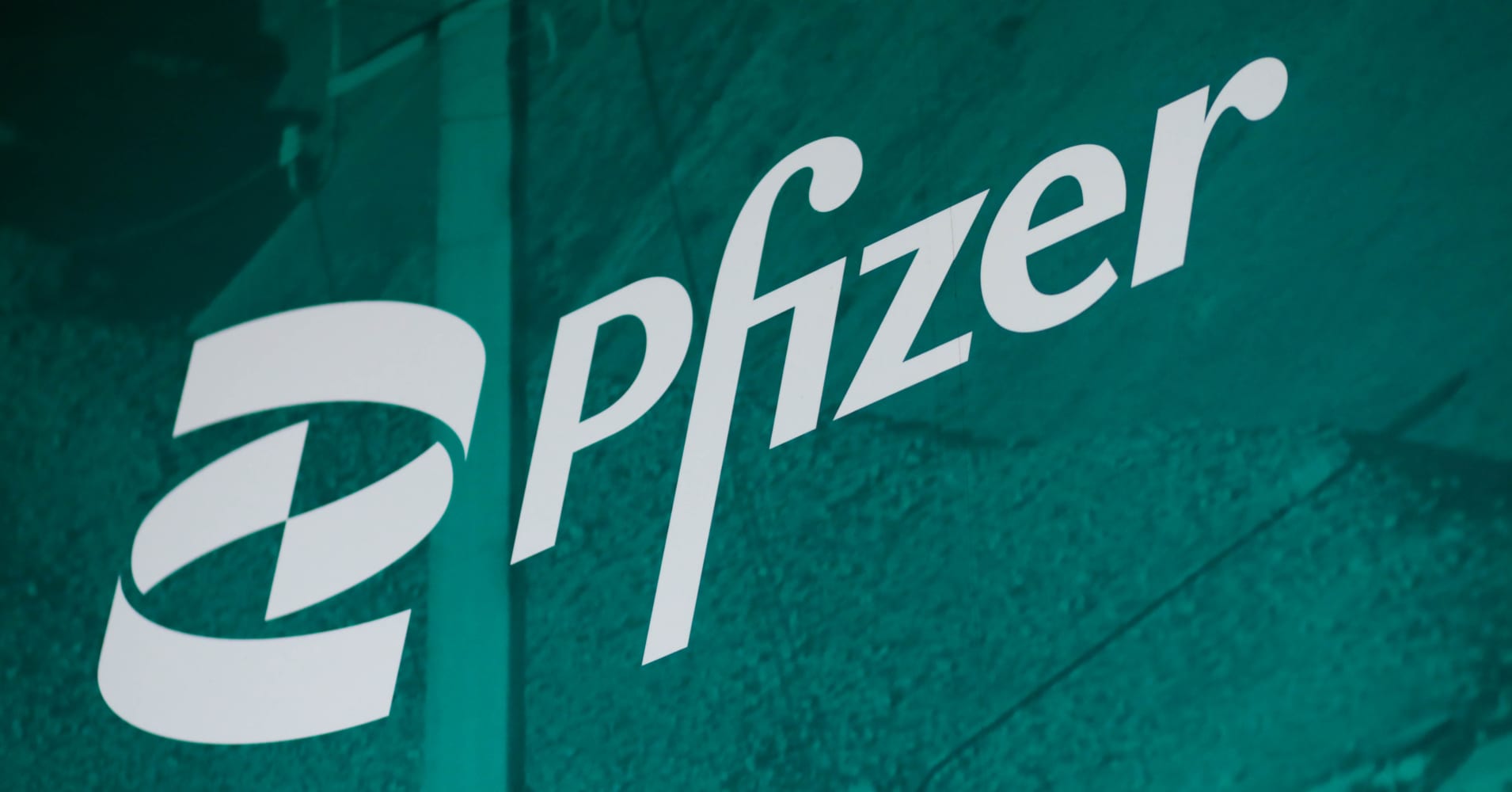 Pfizer hikes 2025 profit outlook on cost cuts, strong quarterly results