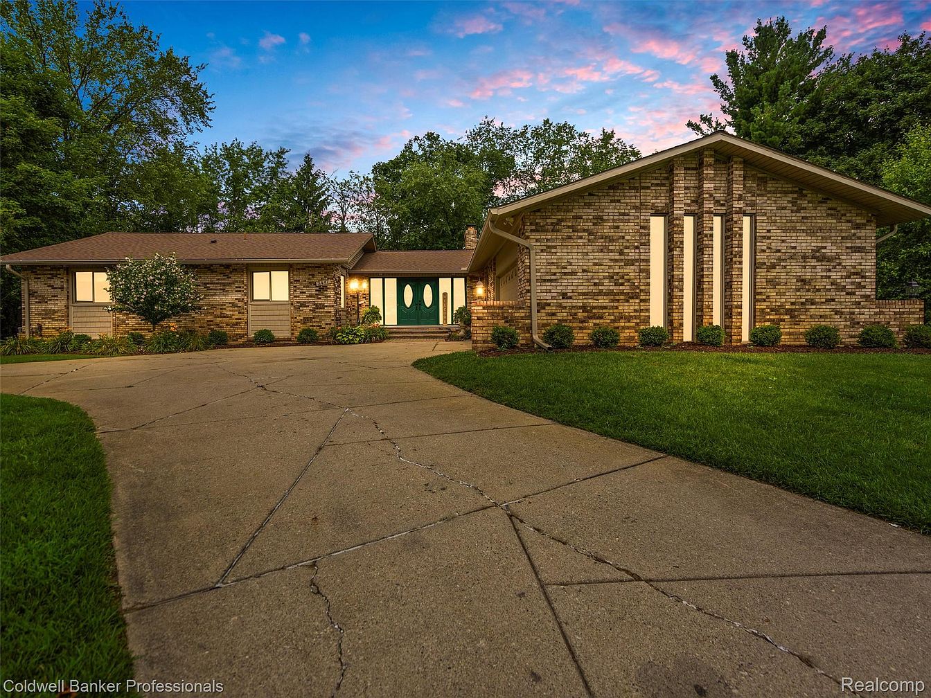 3 Beautiful 4 Bedroom Homes in Michigan for Under $600K: Perfect for ...