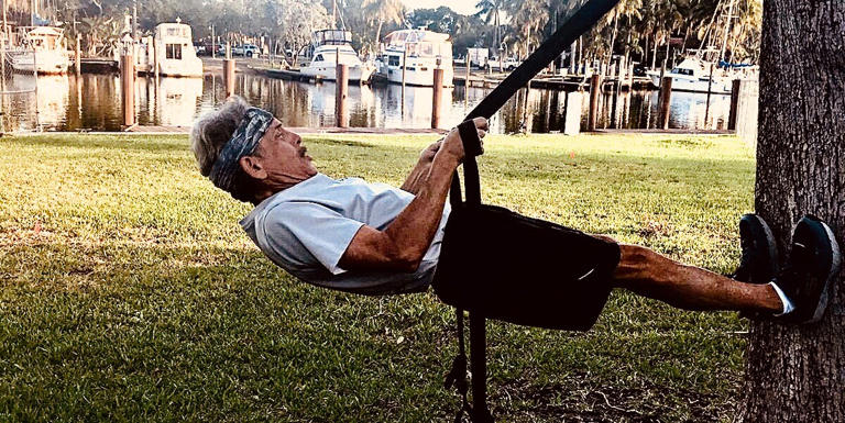 How this 80-year-old still runs ultramarathons — and breaks records
